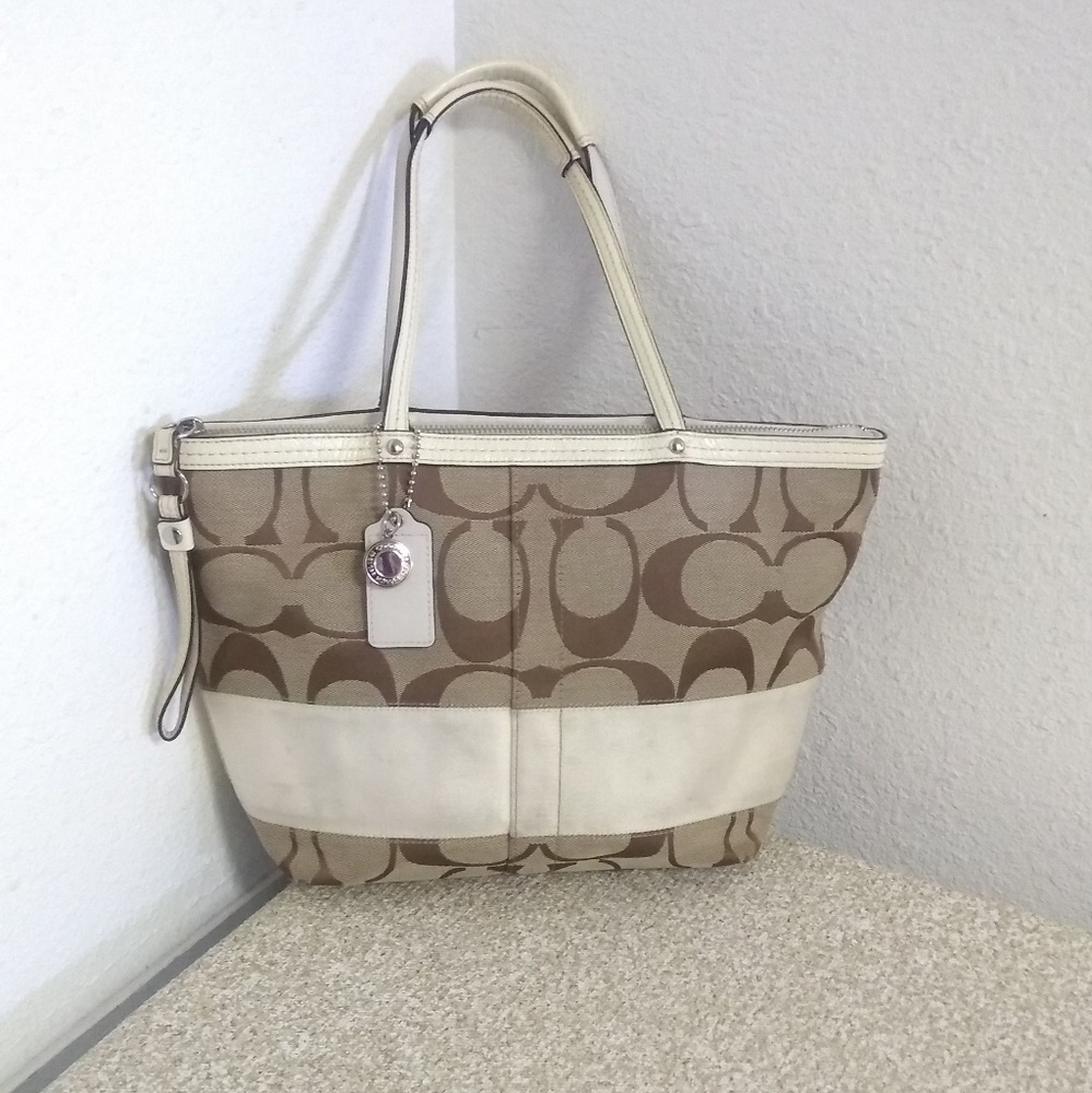 Coach Signature Patent Leather Trim Shoulder Bag - Gem